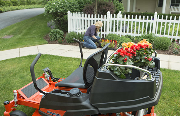 Courier™ Zero Turn Mower | Simplicity